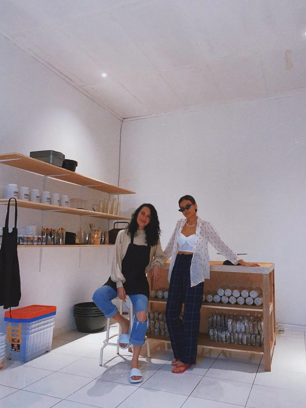 Bagaikan Kakak Adik, 7 Potret Menawan Gaya Fashion Sophia Latjuba dan ...