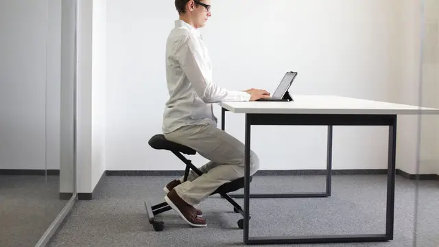 10 Cara Duduk Ungkap Karakter Seseorang, Coba Dicek - Citizen6 Liputan6.com