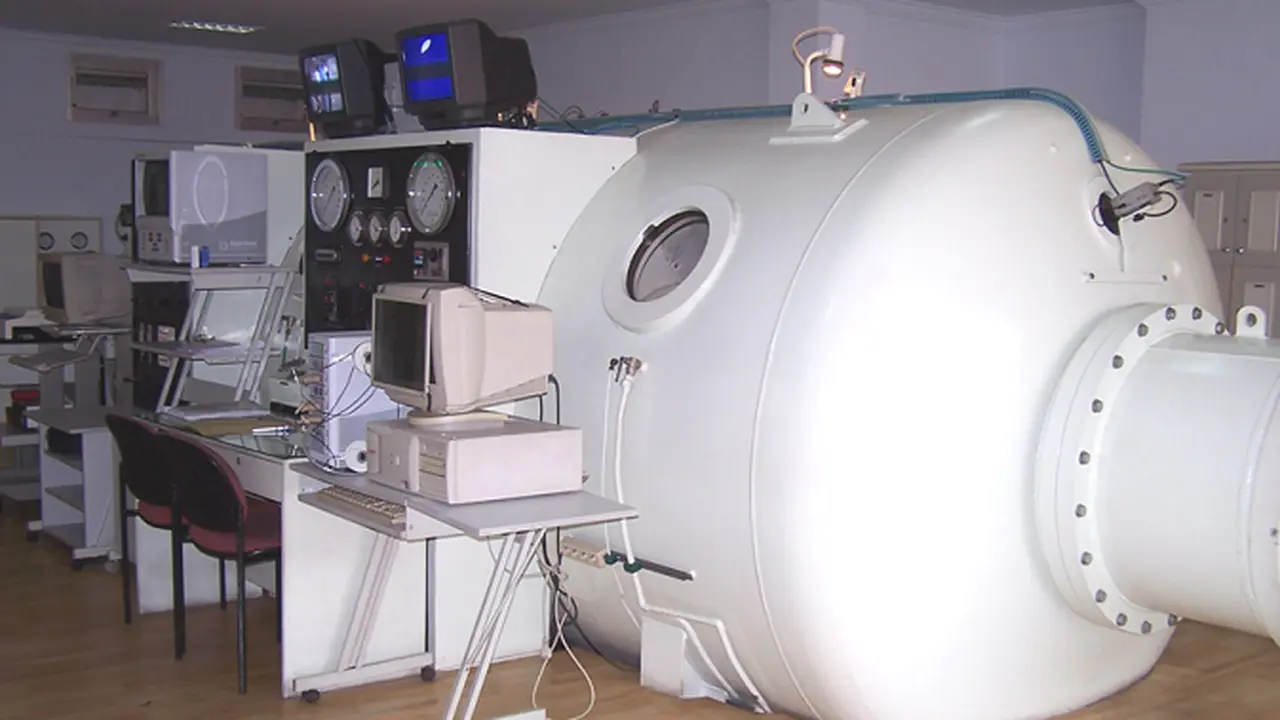 Ini Chamber Hiperbarik yang Tewaskan 4 Orang di RSAL Mintohardjo - News ...