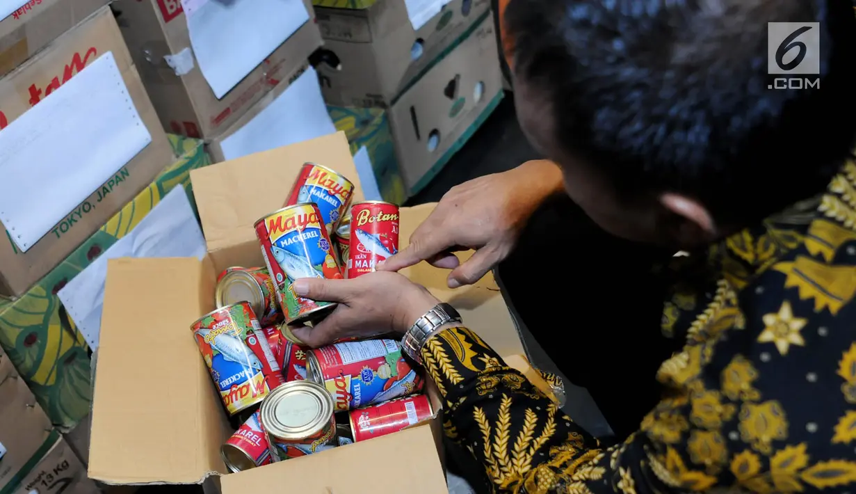 FOTO: Datangi Swalayan, BPOM Banten Cari Produk Ikan Makarel Bercacing ...
