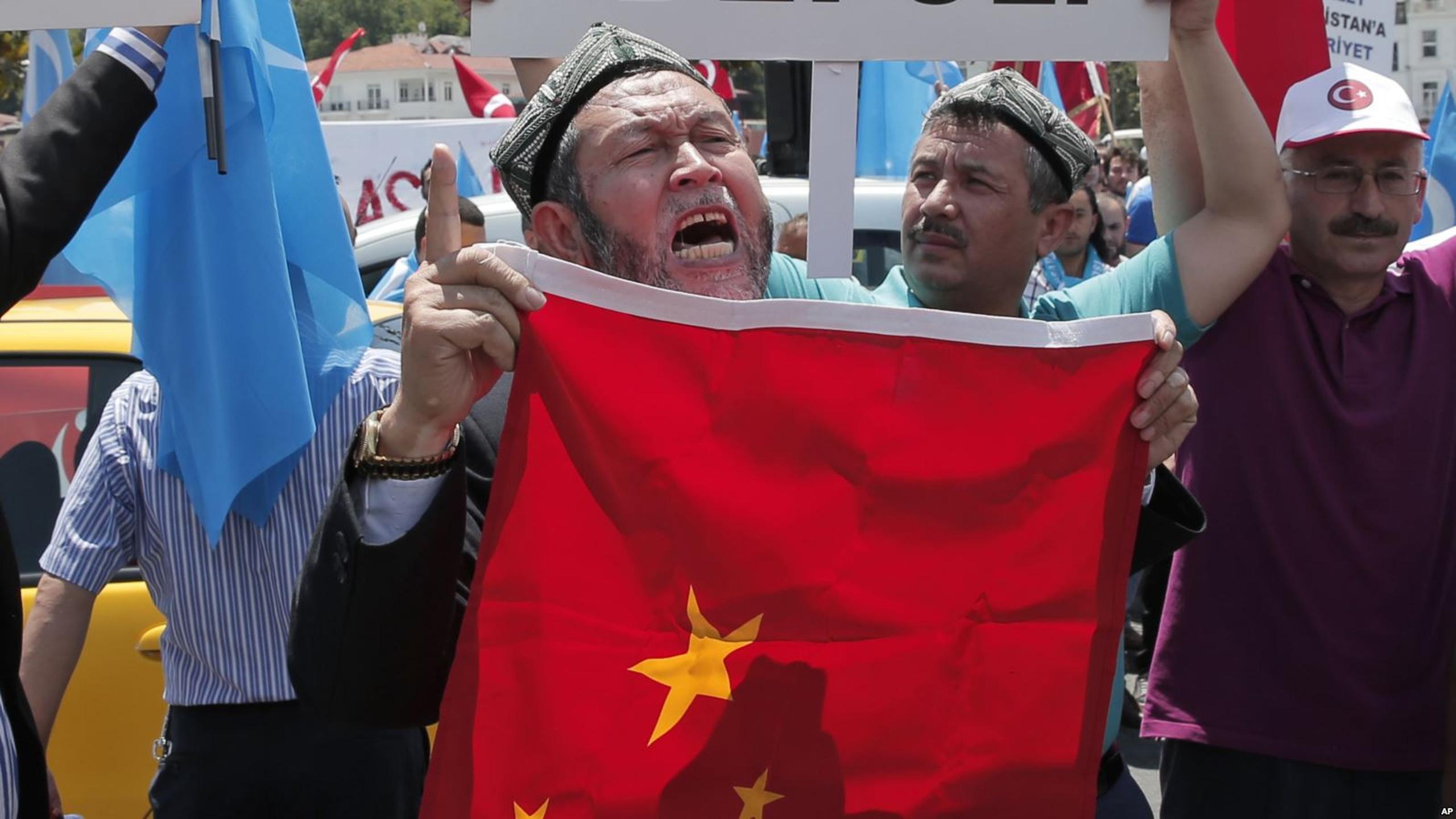 Muslim Uighur: Sejarah, Identitas, dan Konflik Kemanusiaan di Xinjiang