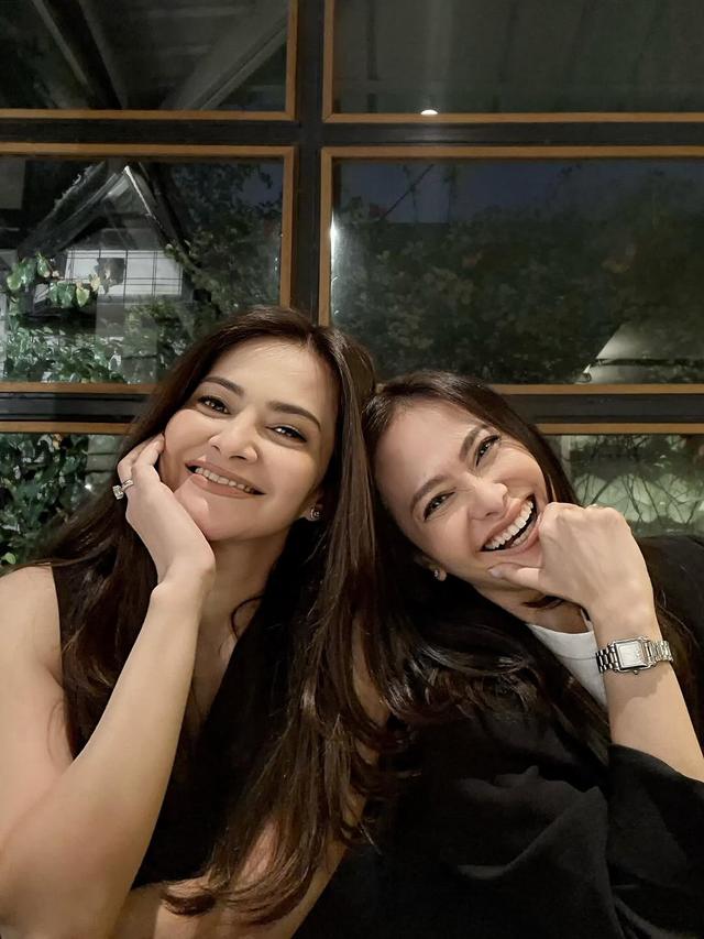 Potret Cut Tary dan Ersa Mayori, Duo Sahabat Lawas yang Makin Awet Muda