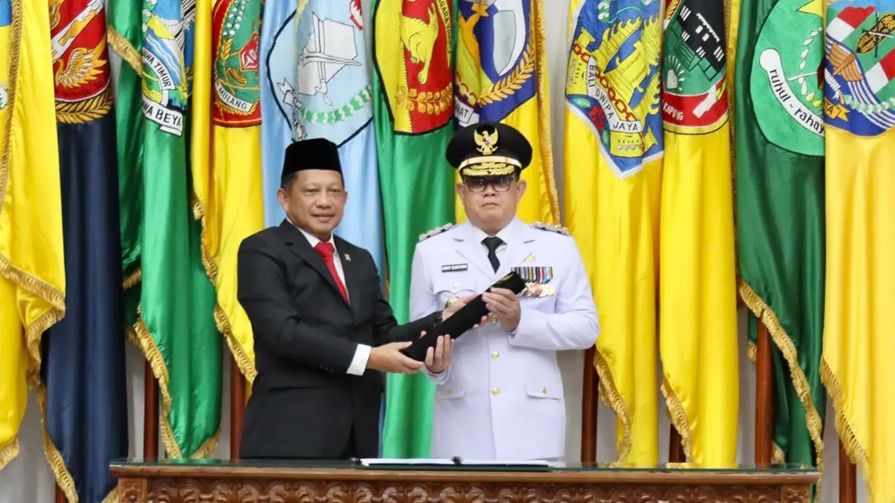 Adhy Karyono Resmi Dilantik Jadi Pj Gubernur Jatim - News Liputan6.com