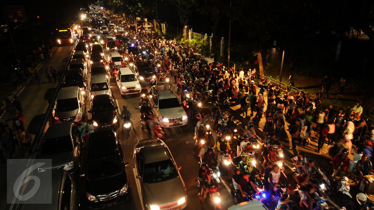 Usai Perayaan Pergantian Tahun, Jalan Medan Merdeka Barat Macet Parah