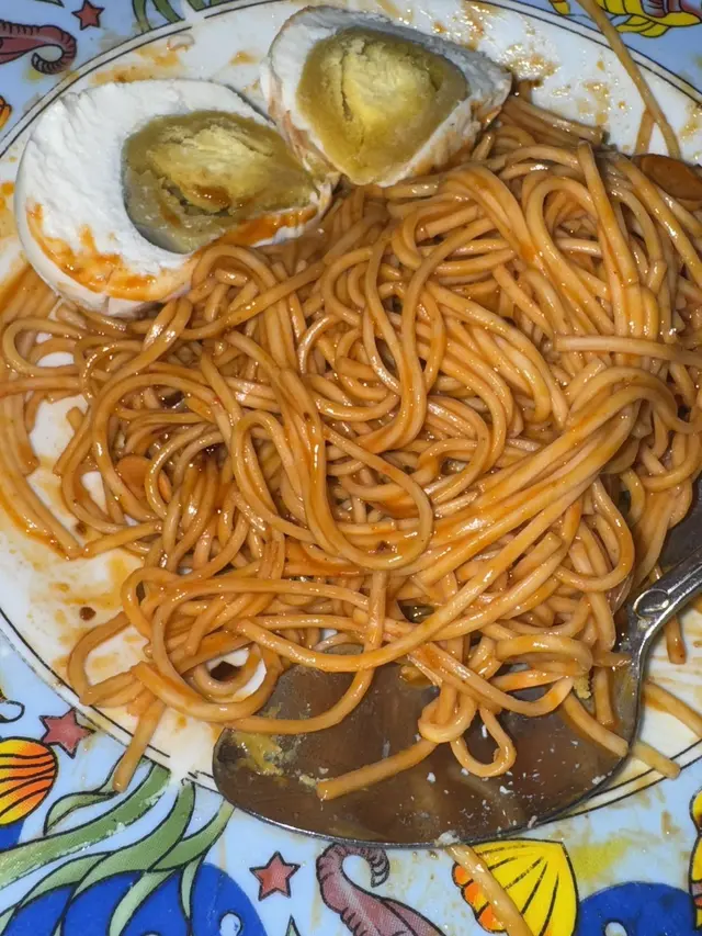 6 Potret Topping Spaghetti Ini Nyeleneh, Tak Sesuai dengan Sajian Khas ...