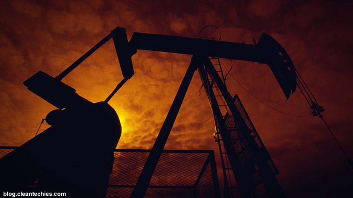 Minyak Mentah di AS Mendulang Keuntungan Mingguan Terbesar - Bisnis ...