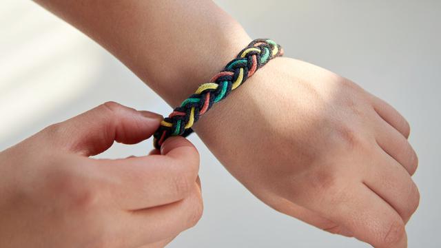 3 Cara Membuat Gelang dari Tali yang Keren dan Cocok untuk Dijual ...