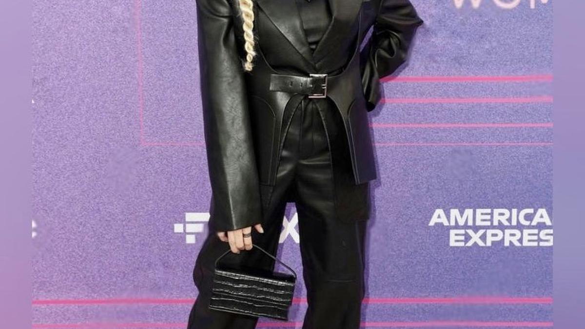 Tak Disangka, Ini Riders Unik Agnez Mo saat Manggung - Entertainment ...
