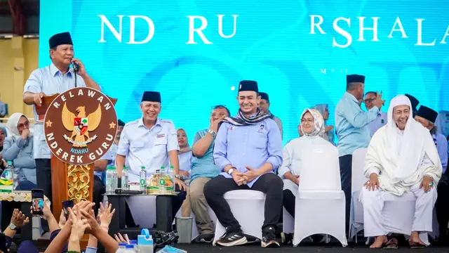 Hadiri Acara Relawan Ndaru Bersalawat, Prabowo Promosikan Airin Jadi ...