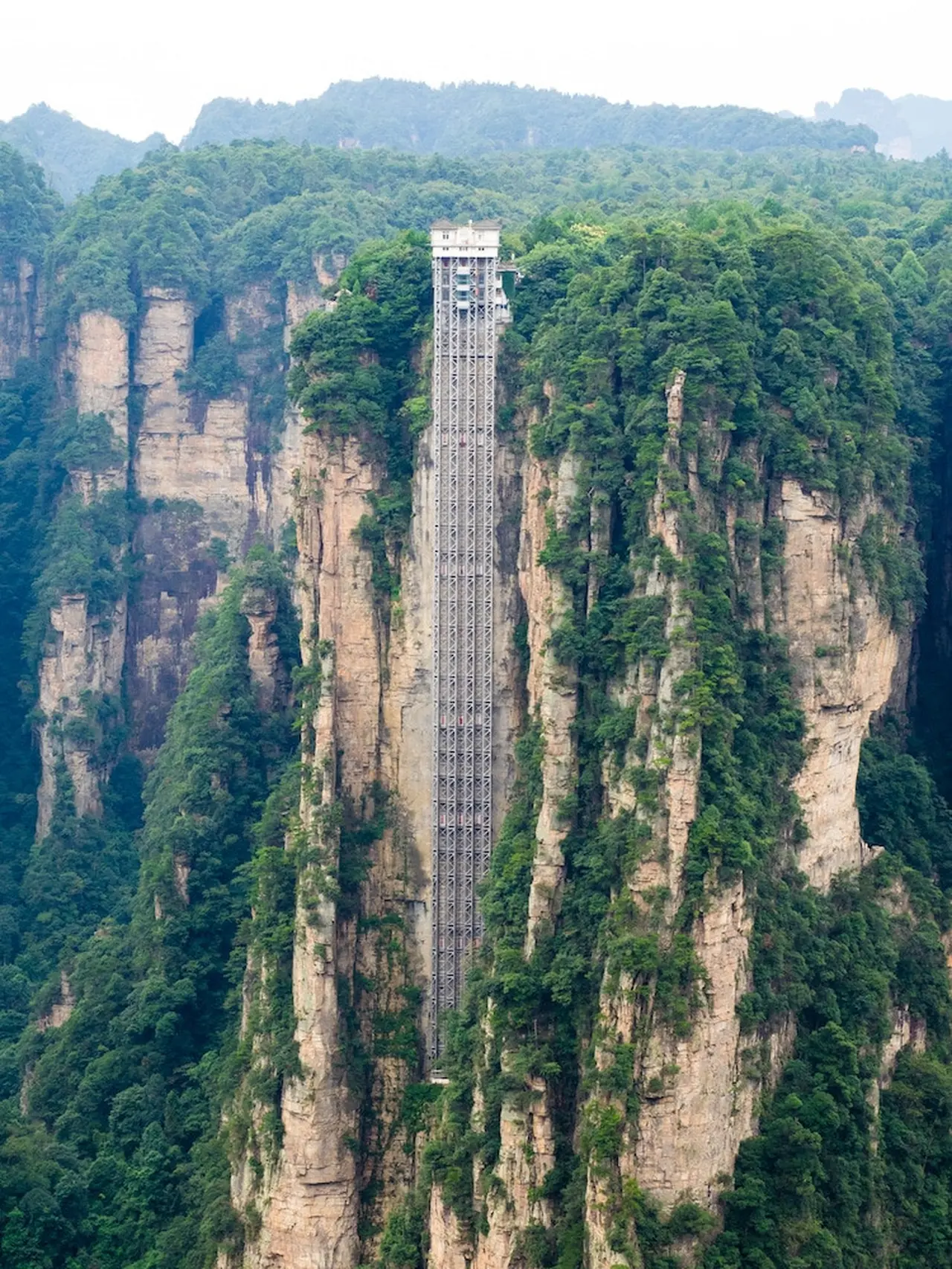 Penampakan Lift Gunung Tertinggi di Dunia, Bikin Merinding - Hot ...