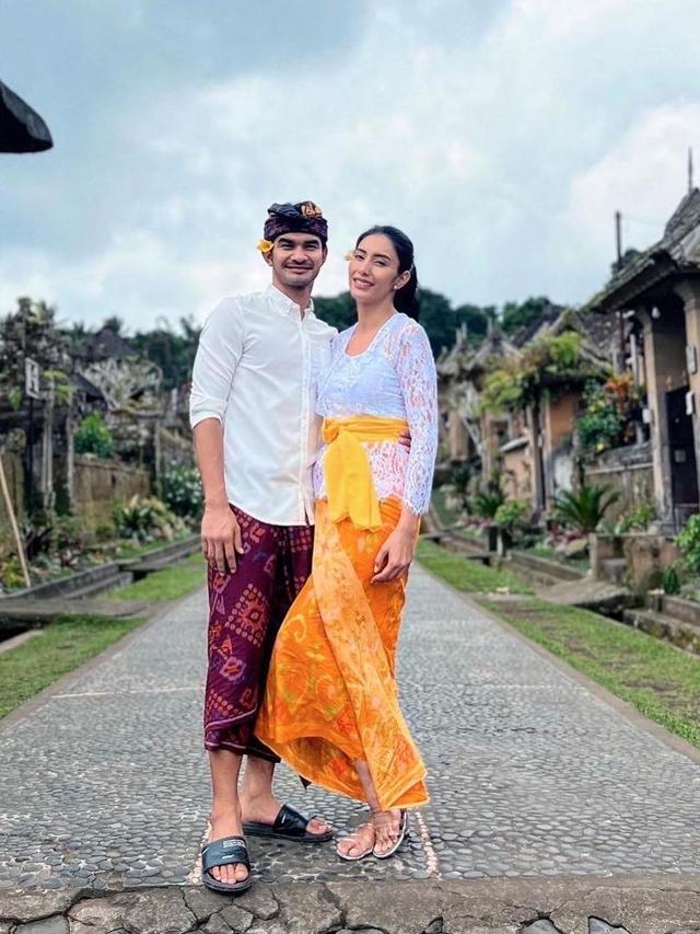 7 Potret Kompak Tyas Mirasih dan Tengku Tezi di Bali, Kerja Sambil ...