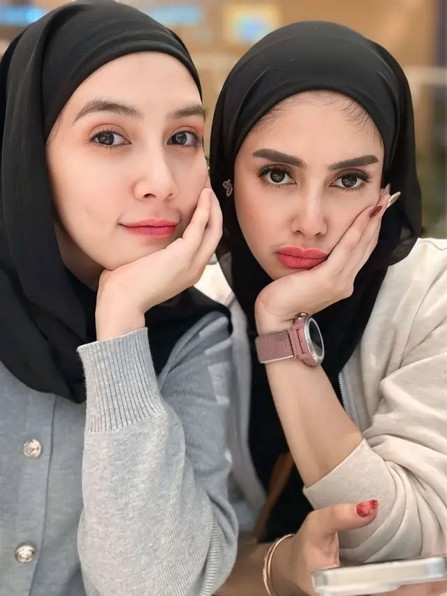 7 Potret Kedekatan Biby Alraen Istri Rifky Balweel dengan Sang Adik, bak Kembar dan Sama-Sama ...