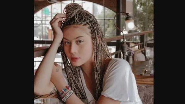 Cornrows, Gaya Rambut Baru Awkarin yang Berbiaya Rp 2,8 Juta ...