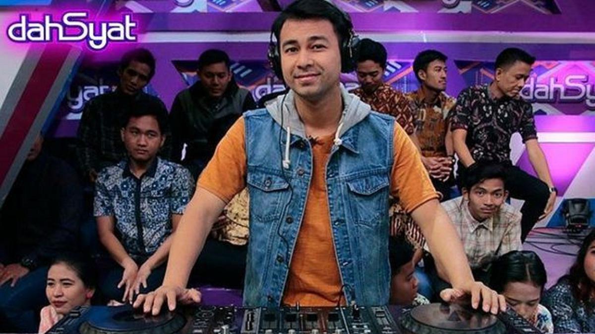 Lomba Makan Donat Bikin Acara Dahsyat Terancam