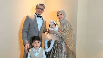 8 Potret Mengemaskan Humaira Anak Angkat Zaskia Sungkar, Mirip Ukkasya ...