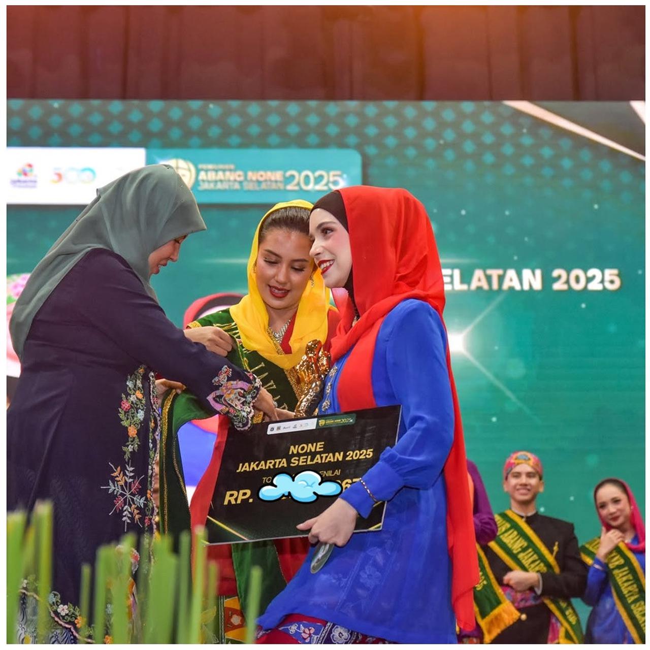 7 Potret Isabel Azhari Putri Ayu Azhari Raih Gelar None Jakarta Selatan 2025 Showbiz