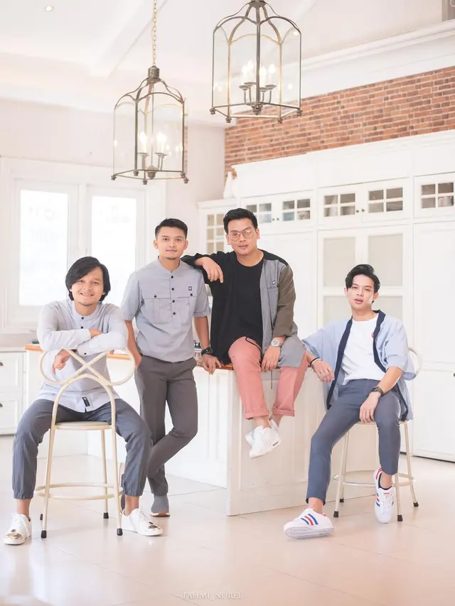 Rilis Lagu Baru 'Hijrah Cintaku', Ini 6 Transformasi Grup Adam Musik ...