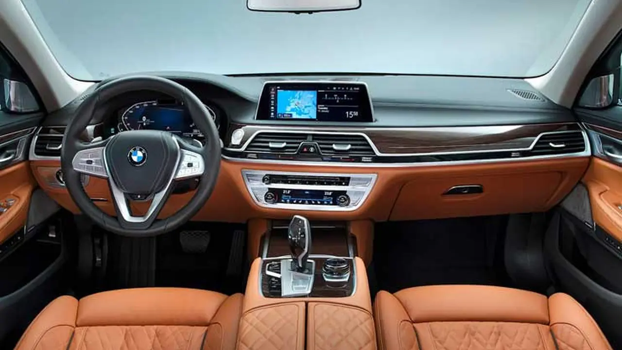 Tinggalkan Mesin V12, BMW Luncurkan Versi Terakhir Seri 7 dengan ...
