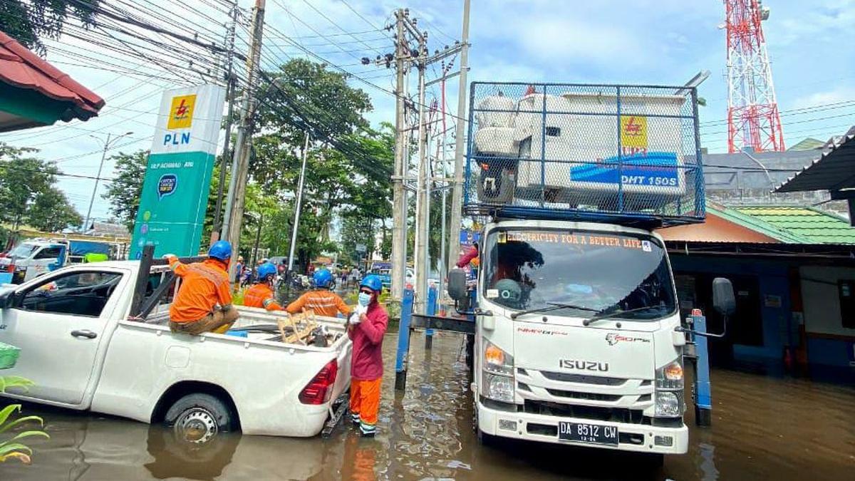 Seluruh Sistem Kelistrikan di Kalimantan Barat Pulih Usai Terdampak Banjir - Bisnis Liputan6.com