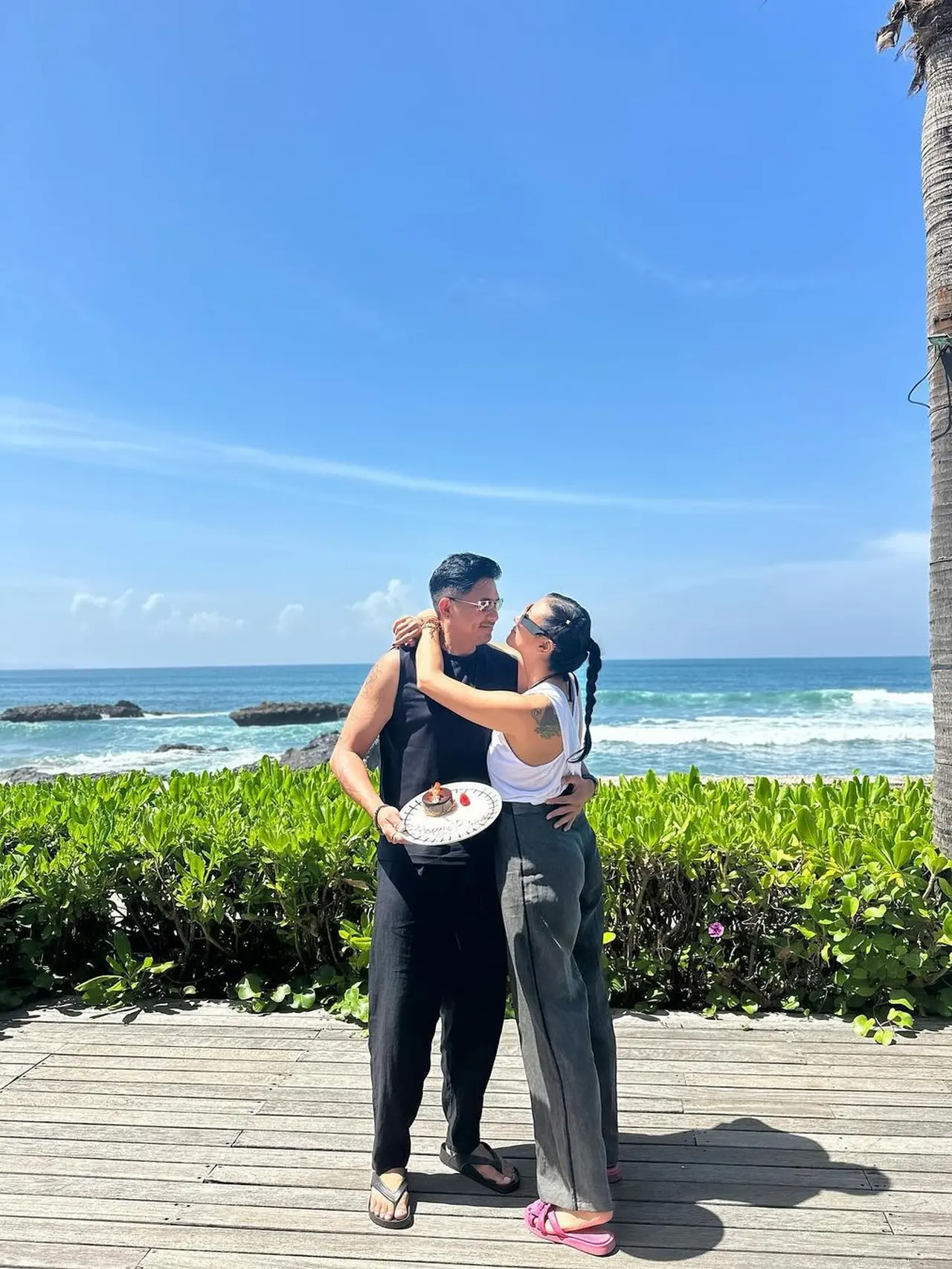 8 Potret Ryan Delon dan Sharena Liburan Berdua di Bali, Jalani Ritual ...