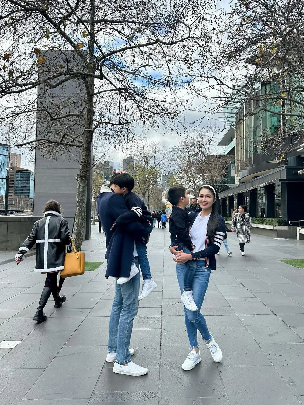 Sandra Dewi Bagikan Proses Sulitnya Dapat Momen Estetik saat Liburan ...