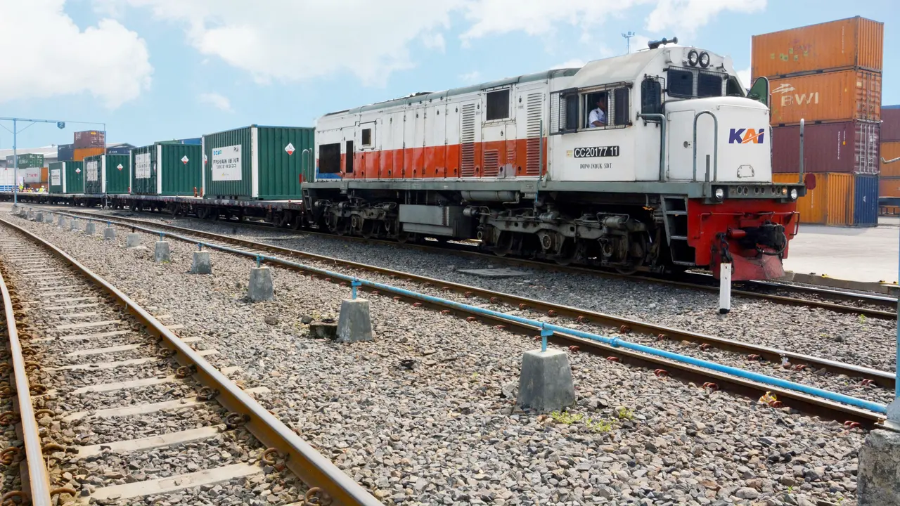 KAI Bakal Siapkan Kereta Api Khusus Petani dan Pedagang - Bisnis ...