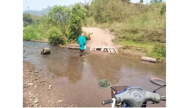 Kisah Perjuangan Dokter Rela Naik Gunung Demi Mengobati Anak Sakit
