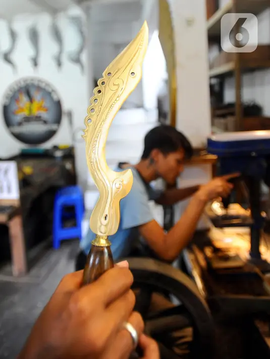 Melihat Proses Pembuatan Senjata Pusaka Kujang Khas Jawa Barat - Foto ...