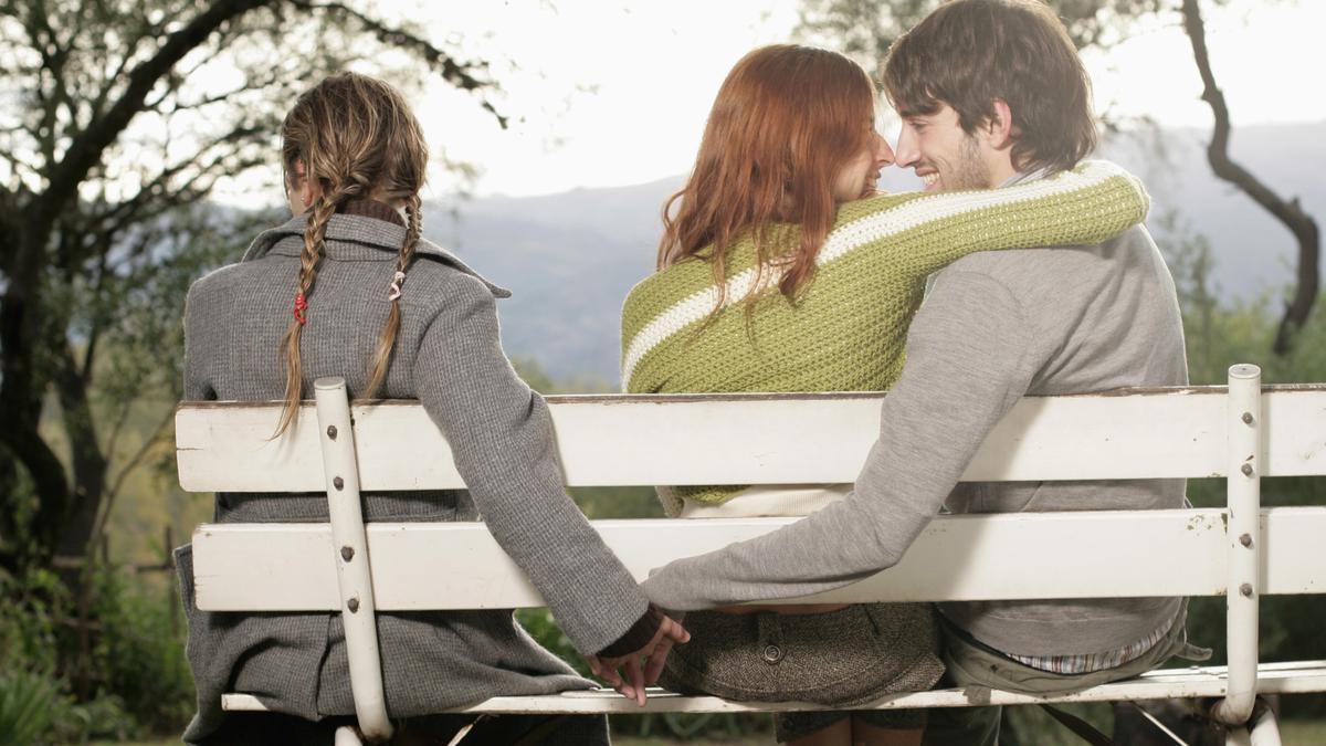 Bukan Uang, Tapi Ini 4 Alasan Kenapa Kamu Mau Jadi Selingkuhan ...