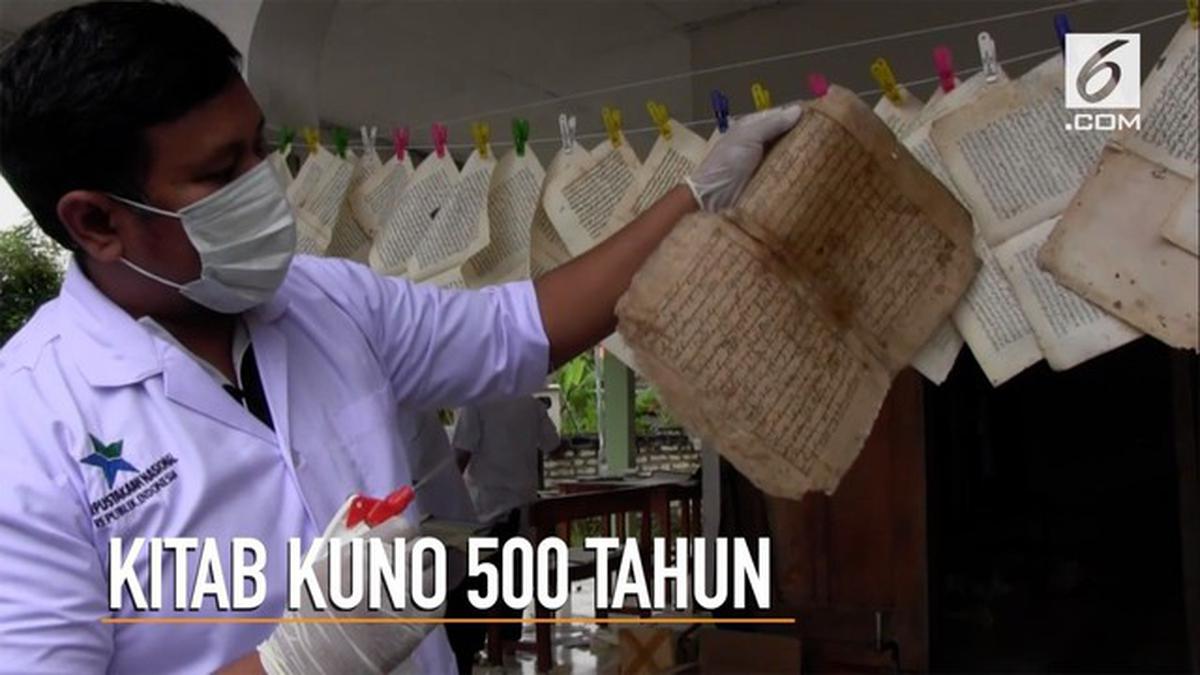 VIDEO: Kitab Kuno 500 Tahun Diselamatkan di Madura - Regional Liputan6.com