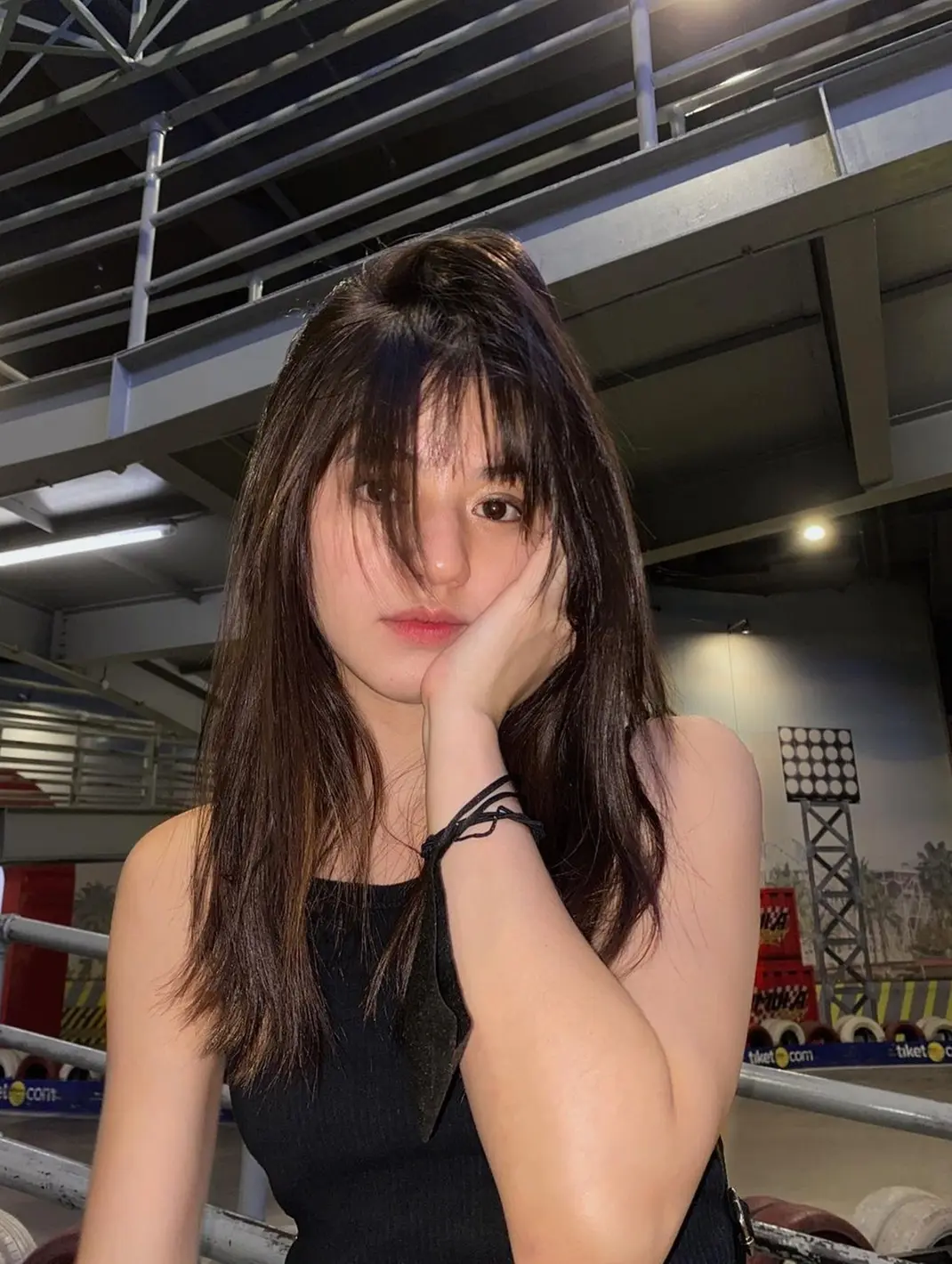 Potret Vonny Felicia Pakai Baju Tanpa Lengan, Curi Perhatian - Foto Liputan6.com