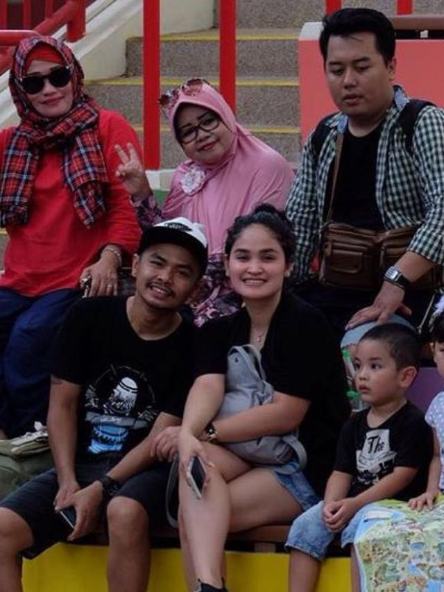 Wendy Cagur Merasa Beruntung pada Ramadan Tahun Ini - Islami Liputan6.com