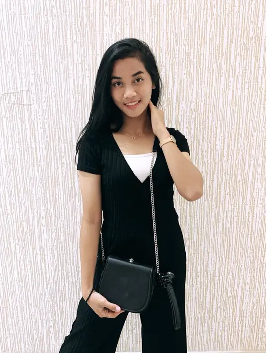 FOTO: Pesona Safira Ika, Pemain Persebaya Putri yang Memesona - Foto ...