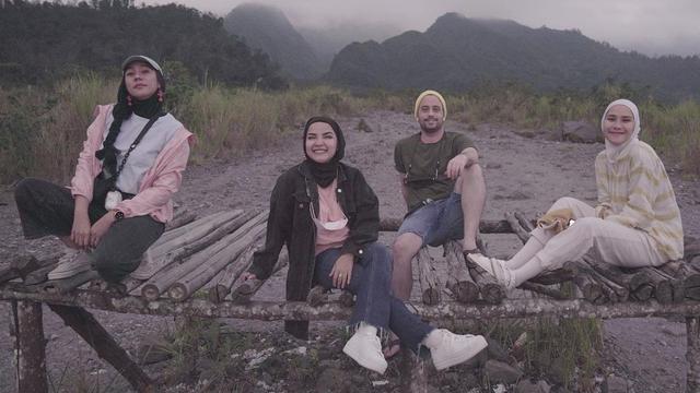 Bertemu Idola, Ini 7 Potret Kebersamaan Zaskia Adya Mecca dan Dave ...