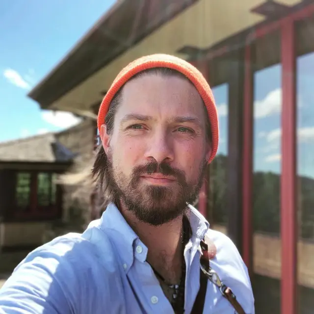 Taylor Hanson Pelantun lagu MmmBop Umumkan Kelahiran Anak Ketujuh ...