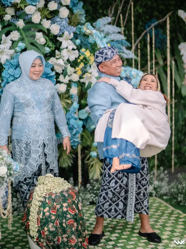 Jelang Menikah, Ini 7 Potret Bahagia Kiky Saputri di Momen Pengajian dan Siraman - Hot Liputan6.com