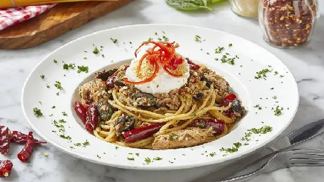 6 Cara Membuat Spaghetti Aglio Olio, Resep Simple ala Restoran Mahal ...