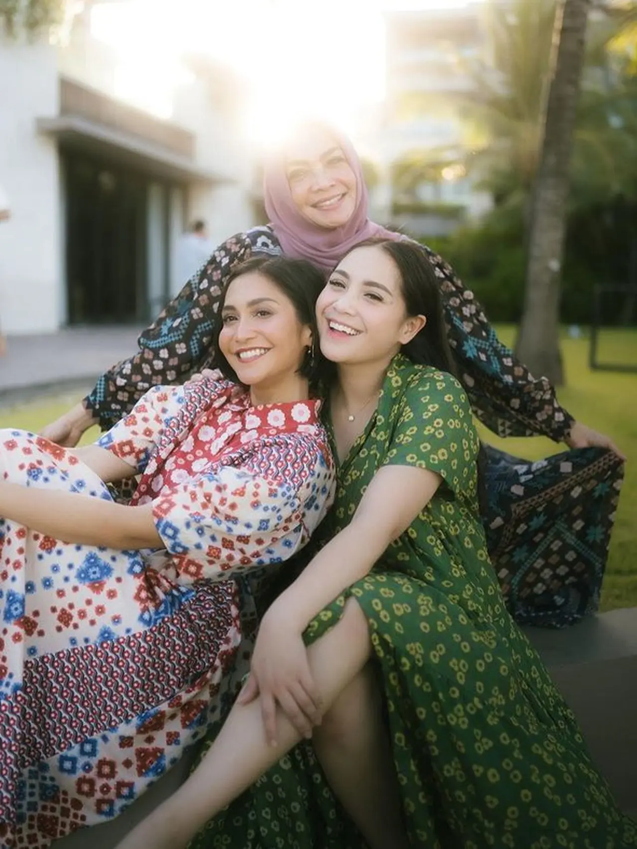 Dulu Sering Berantem, Ini 6 Potret Kebersamaan Nagita Slavina dan Caca Tengker - Entertainment ...