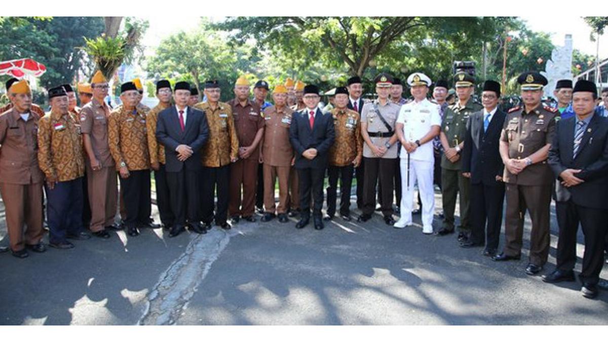 Bupati Banyuwangi Ajak PNS Tingkatkan Kepedulian Sosial - News Liputan6.com