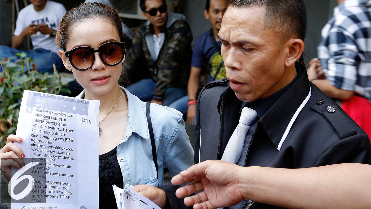 Rere Regina Laporkan Istri Charly van Houten ke Polisi - ShowBiz Liputan6.com