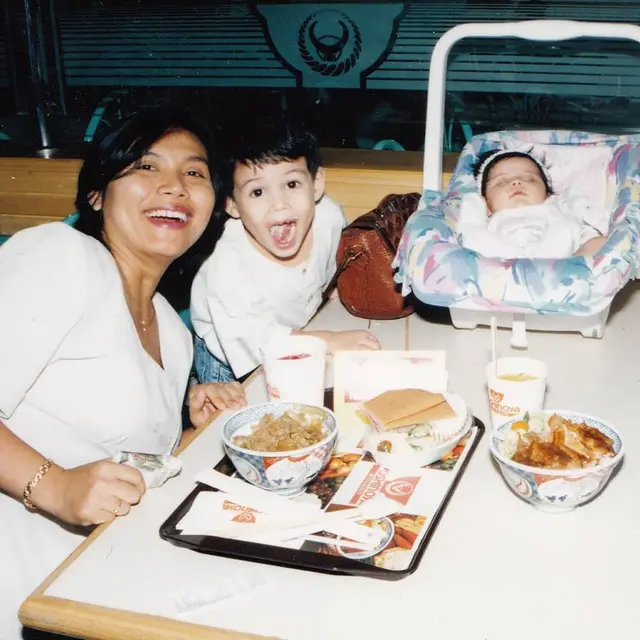 6 Potret Lawas Masa Kecil Maxime Bouttier, Dekat dengan Sang Ibunda ...