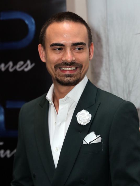 Ashraf Sincalir Ketagihan Garapan Rizal Mantovani - Photo Fimela.com