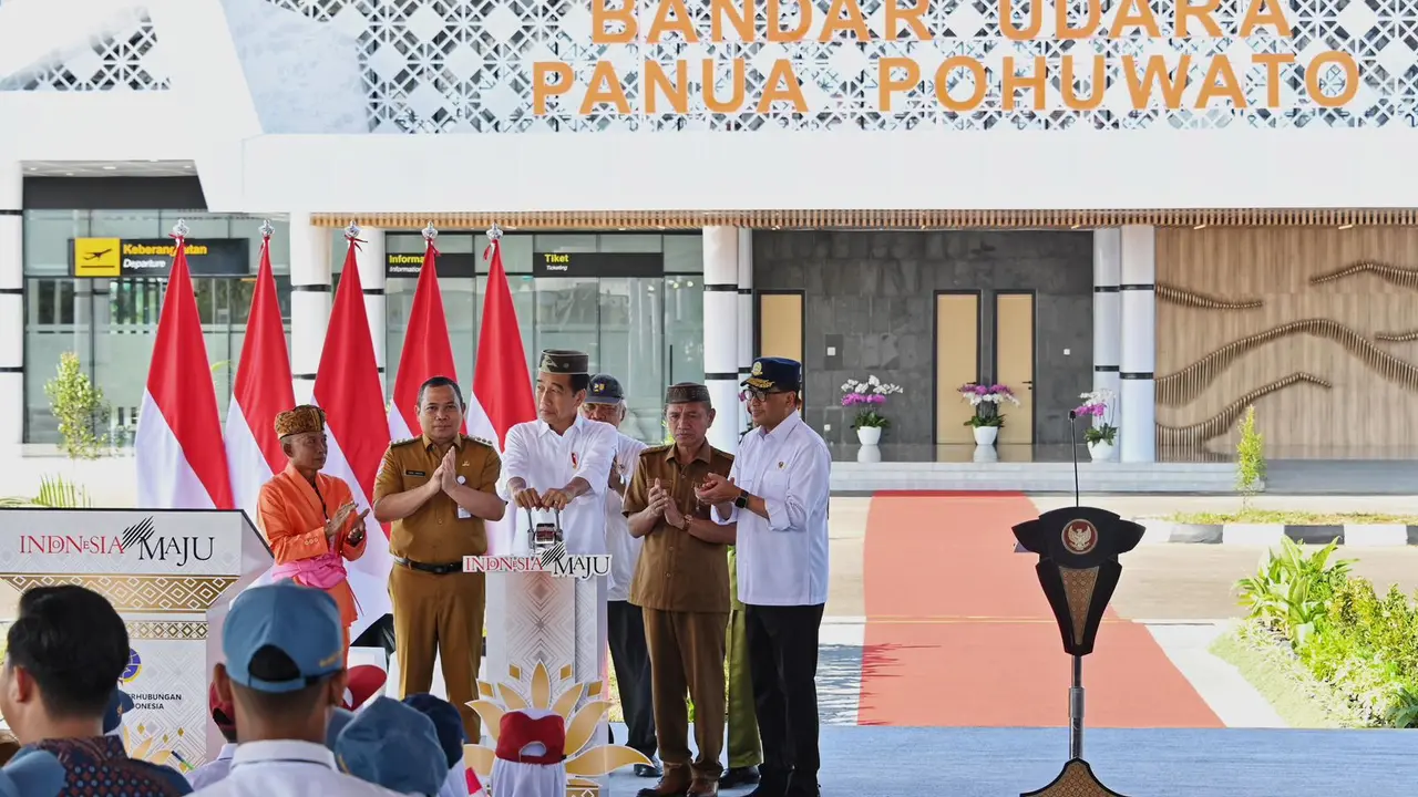 Resmikan Bandara Panua Pohuwato, Jokowi Ingin Ada Titik Pertumbuhan ...