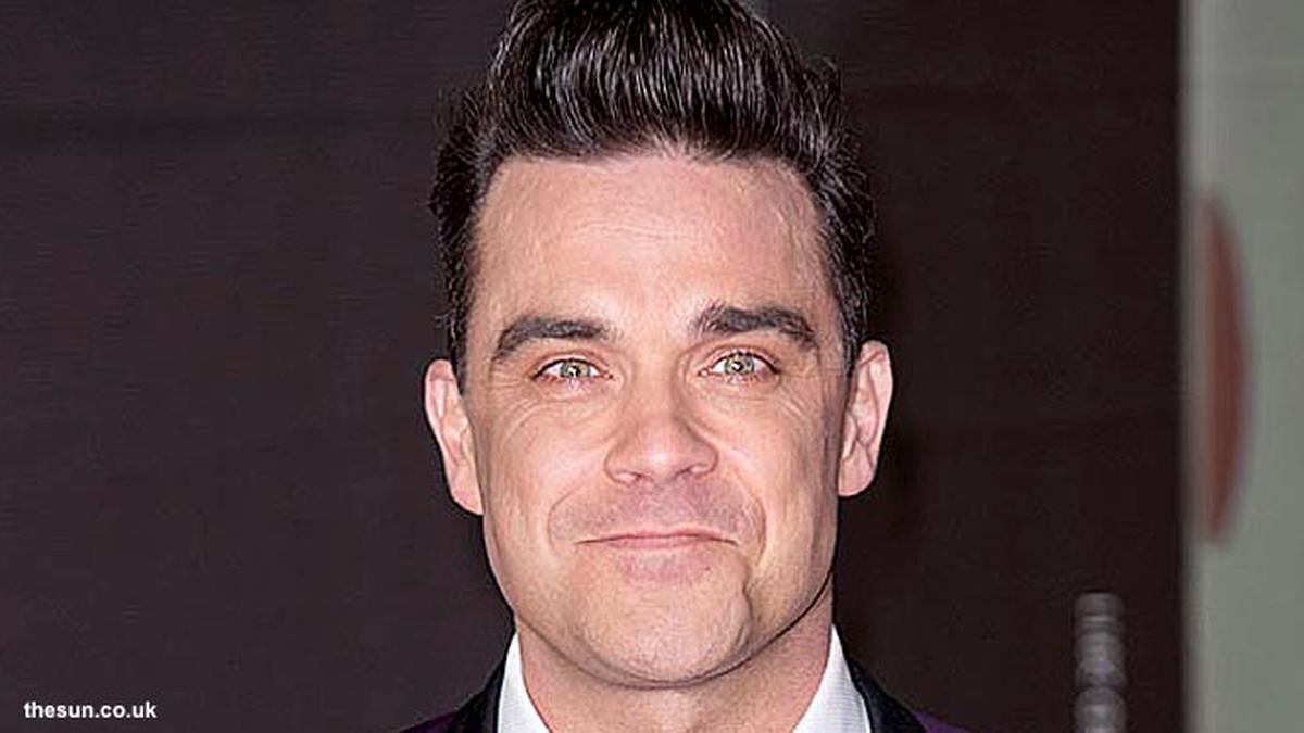 Robbie William Cari 2 Wanita Berciuman untuk Videoklip Terbaru ...