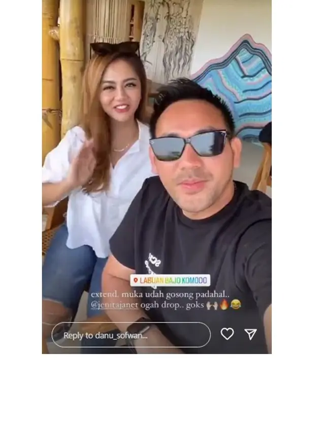 7 Potret Mesra Jenita Janet dan Danu Sofwan, Nikmati Liburan di Labuan Bajo - Hot Liputan6.com