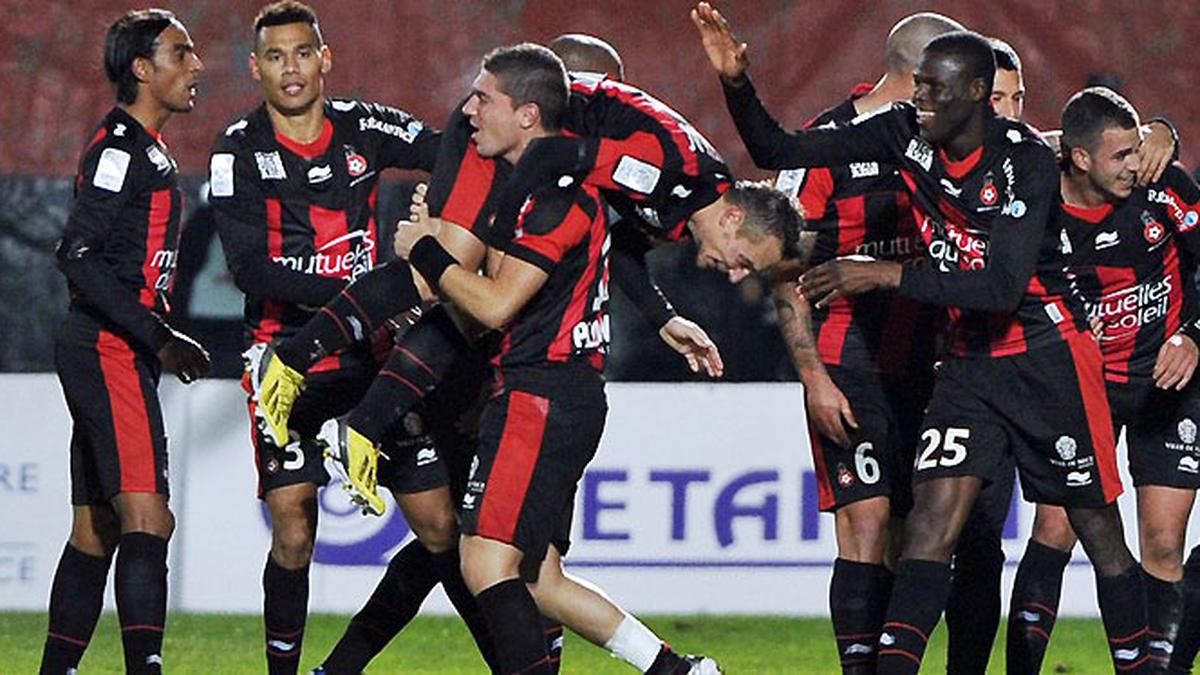 PSG Tumbang Kali Ketiga - Bola Liputan6.com