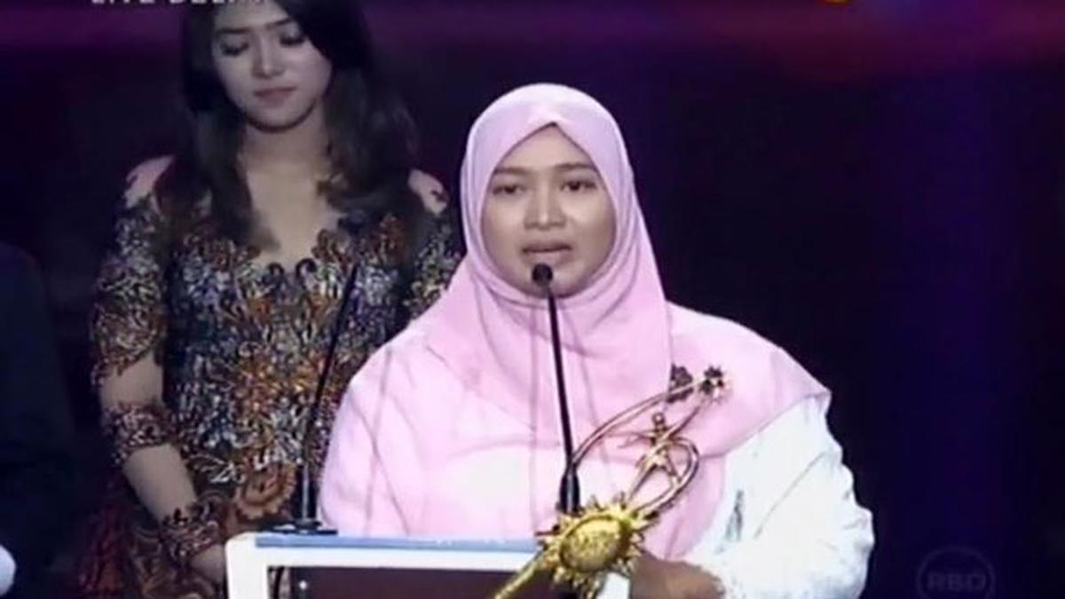 Heni Sri Sundani Raih Liputan 6 Awards 2016 Kategori Pendidikan - News ...
