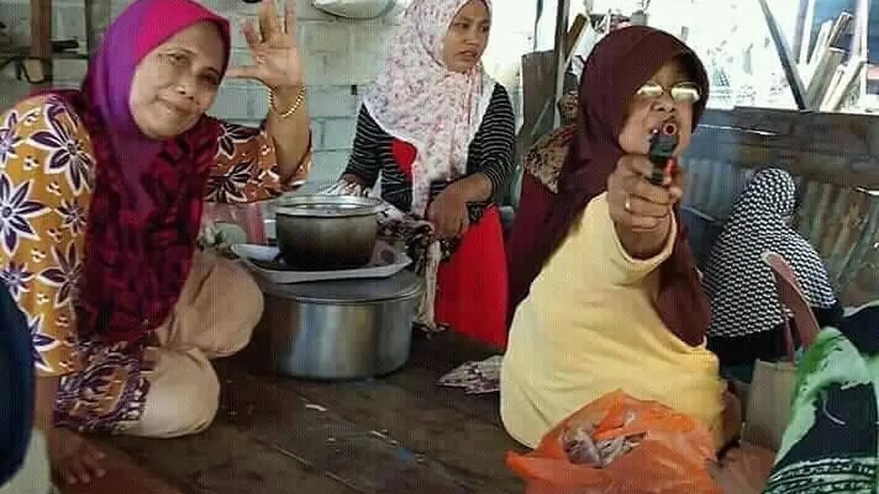 7 Potret Ini Buktikan Ketangguhan Emak-Emak Tak Ada Tandingannya ...