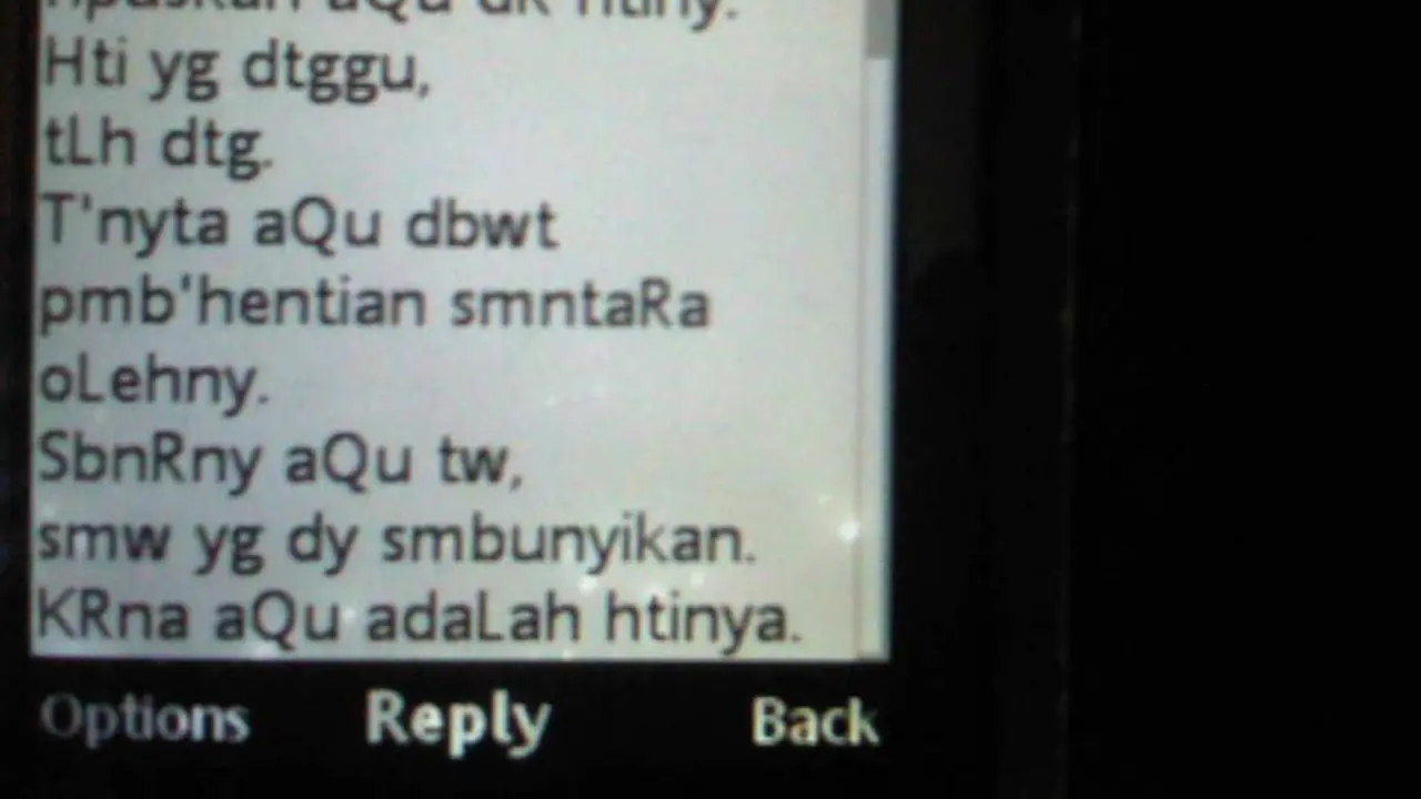 9 SMS Alay Nyatakan Cinta Ini Bikin Nostalgia, Tren Pada Masanya - Hot ...