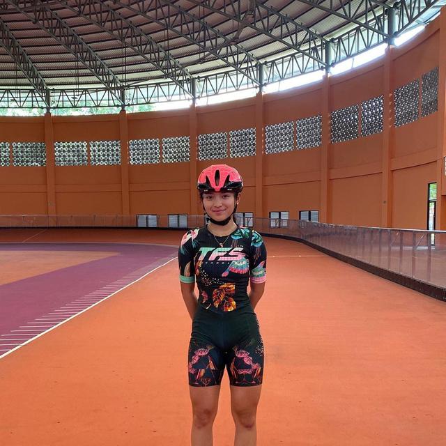 6 Potret Dhinda Salsabila, Atlet Sepatu Roda yang Sabet Emas PON XX ...